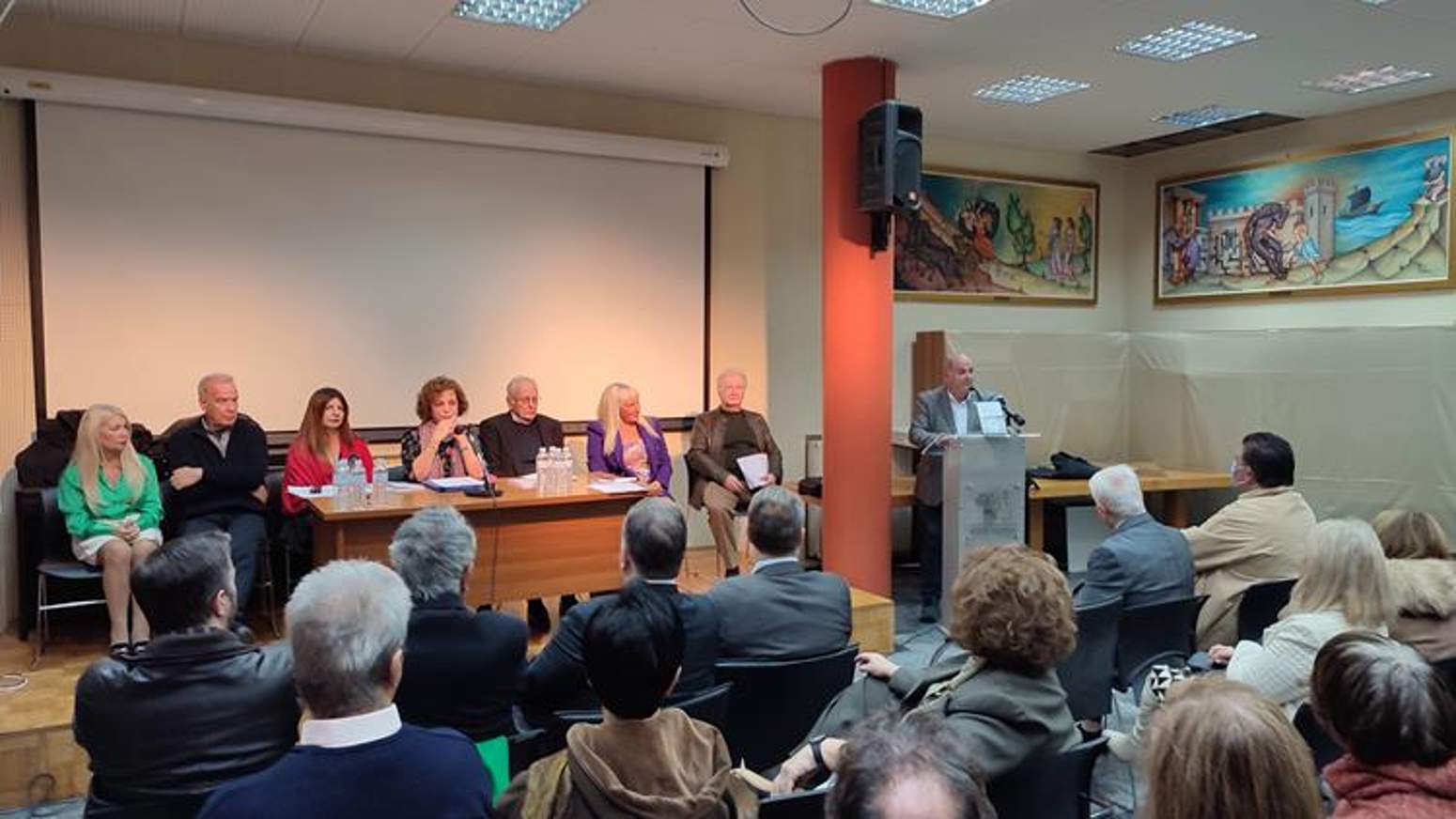 Επιτυχημένη η παρουσίαση του βιβλίου «50 Χρόνια Τηλεόραση» του Κώστα ...